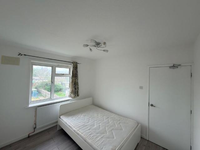 Room in a Shared House, Brancker Road, HA3