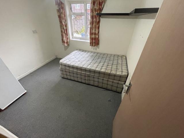 Room in a Shared House, Brintons Road, SO14