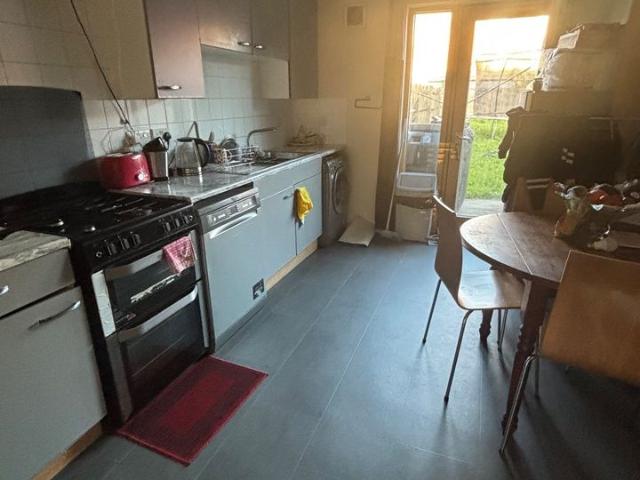 Room in a Shared House, Brixton, SW9