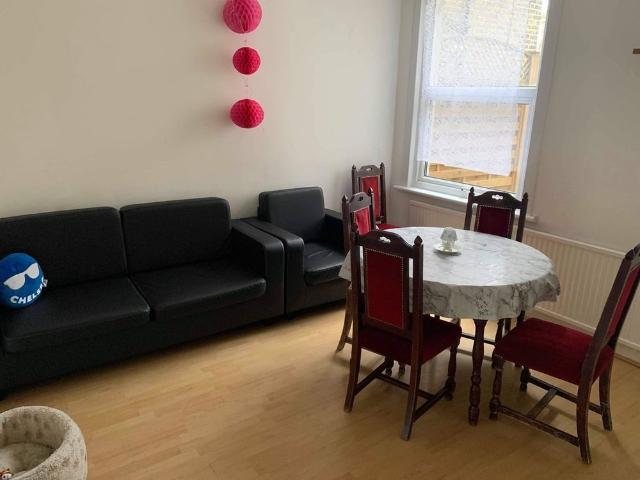 Room in a Shared House, Brookfield Avenue, E17