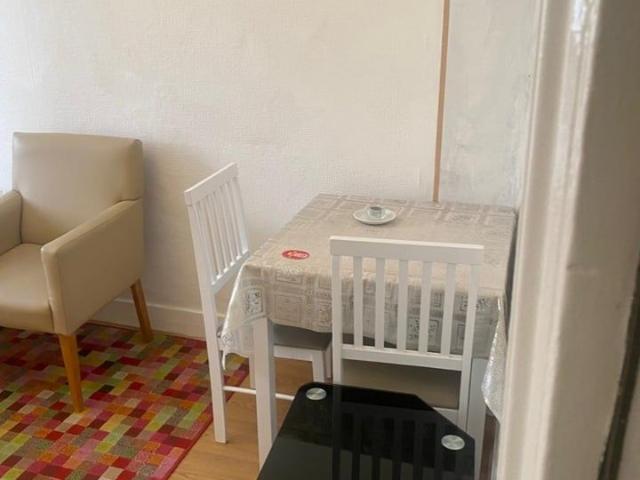 Room in a Shared House, Brookscroft Road, E17