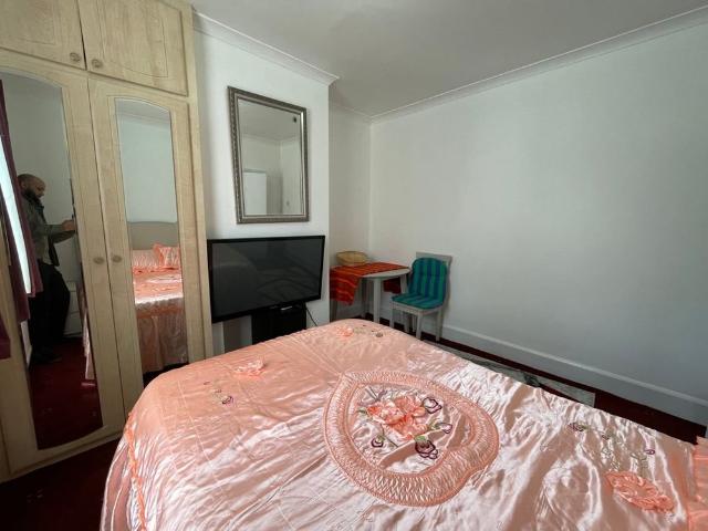 Room in a Shared House, Brooms Road, LU2