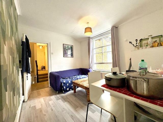 Room in a Shared House, Broughton Road, SW6