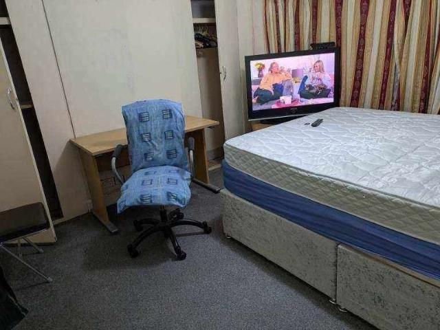 Room in a Shared House, Browning Way, TW5