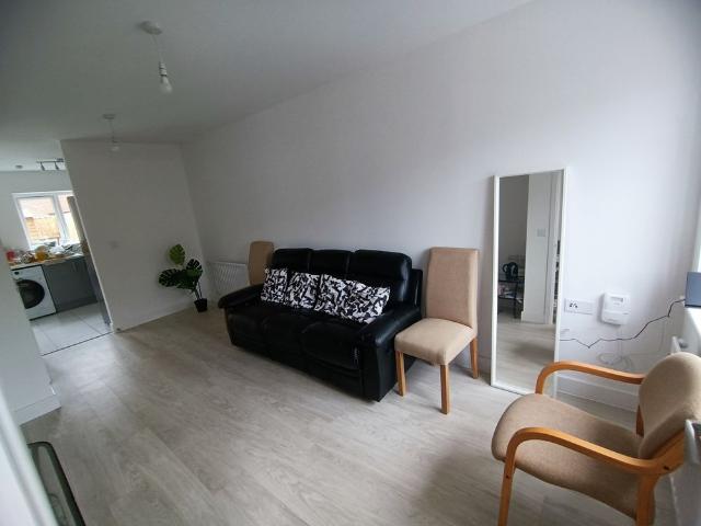 Room in a Shared House, Cumbrian Close, M13