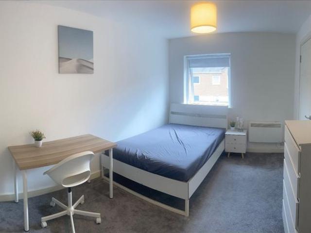 Room in a Shared House, Cyclops Mews, E14