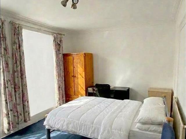 Room in a Shared House, Camden Road, NW1