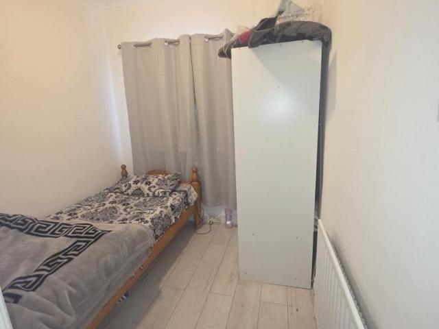 Room in a Shared House, Castleview Gardens, IG1