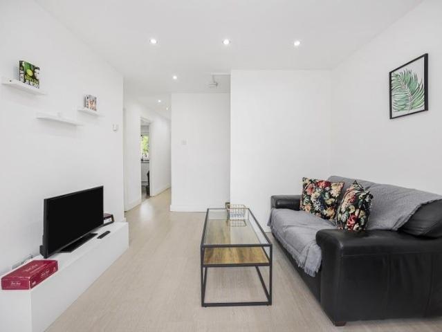 Room in a Shared House, Carolina Close, E15