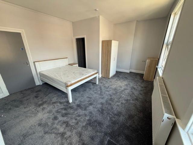 Room in a Shared House, Carlton View, LS7