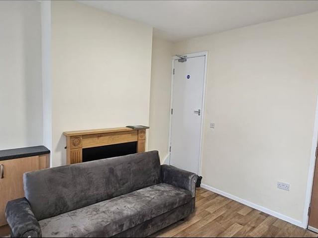 Room in a Shared House, Cedar Road, NG7