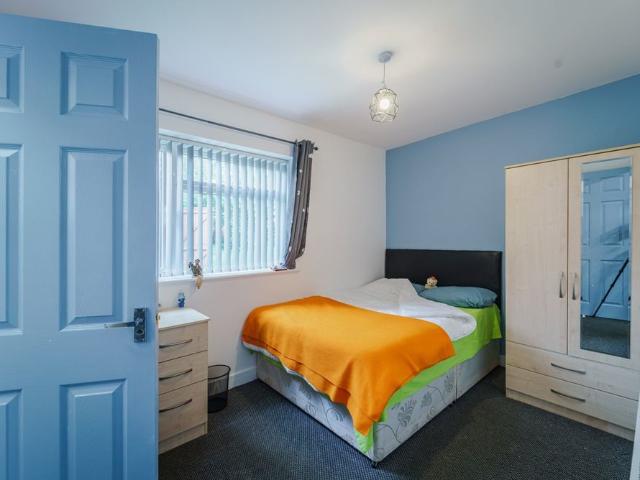 Room in a Shared House, Charter Avenue, CV4