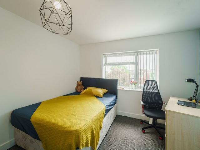 Room in a Shared House, Charter Avenue, CV4