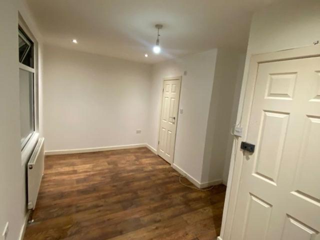 Room in a Shared House, Chester Road, IG3