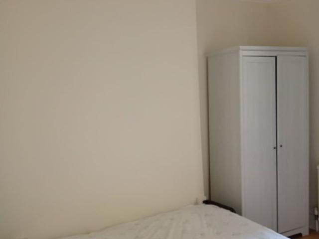 Room in a Shared House, Chiswick High Road, W4