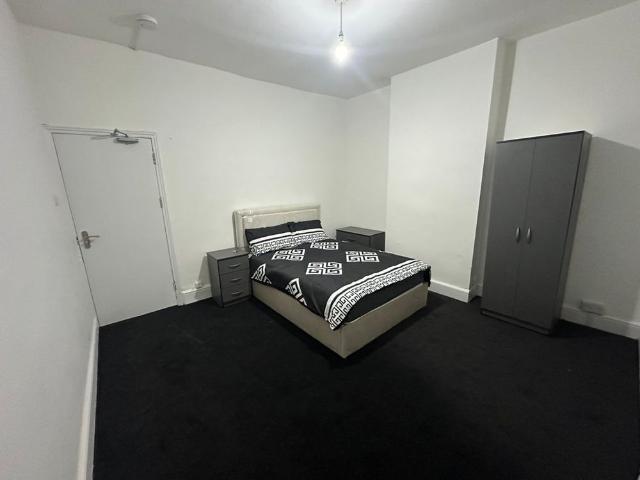 Room in a Shared House, Clarence Road, B21