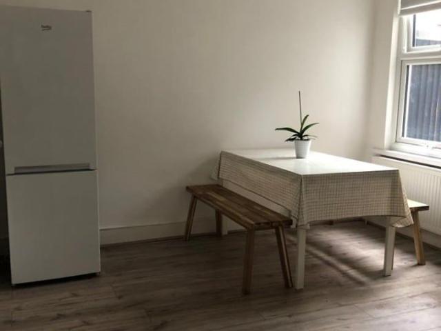 Room in a Shared House, Clarence Road, N15