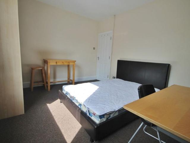 Room in a Shared House, Cliff Road, LS6