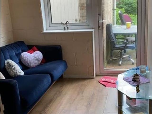 Room in a Shared House, Clifford Road, E16