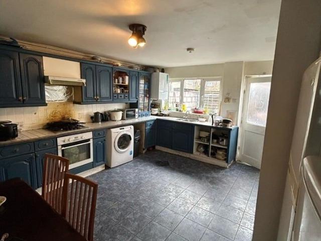 Room in a Shared House, Clifford Road, E16