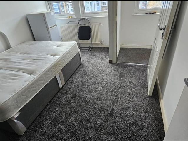 Room in a Shared House, Clonmell Road, N17