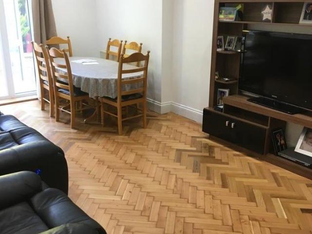 Room in a Shared House, Como Road, SE23