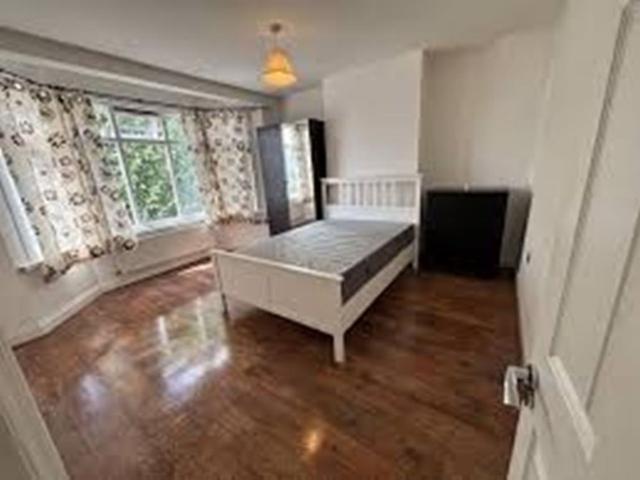 Room in a Shared House, Corbins Lane, HA2