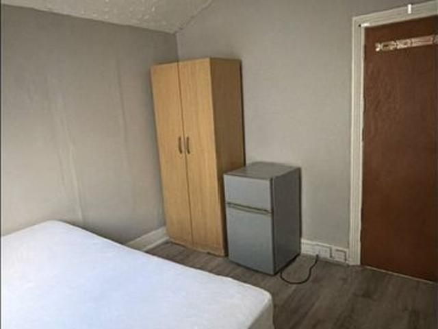 Room in a Shared House, Corporation St, E15
