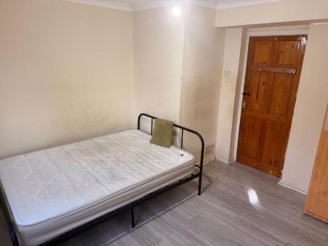 Room in a Shared House, Cowbridge Lane, IG11