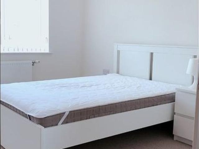 Room in a Shared House, Cotton Close, CR4