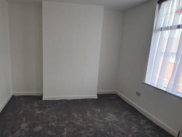 Room in a Shared House, Croft Street, M7