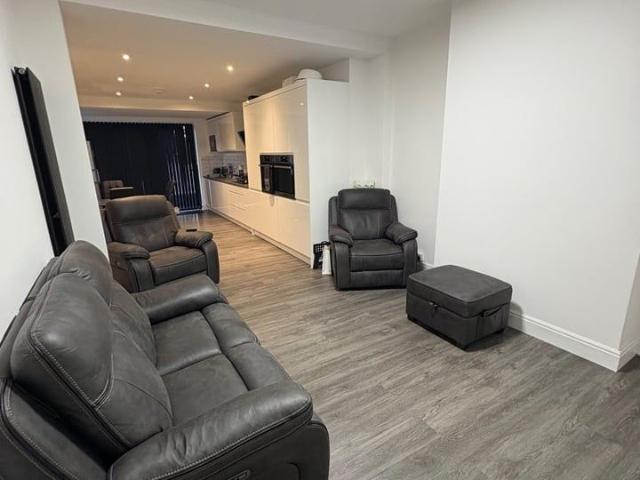 Room in a Shared House, Dunbar Road, N22