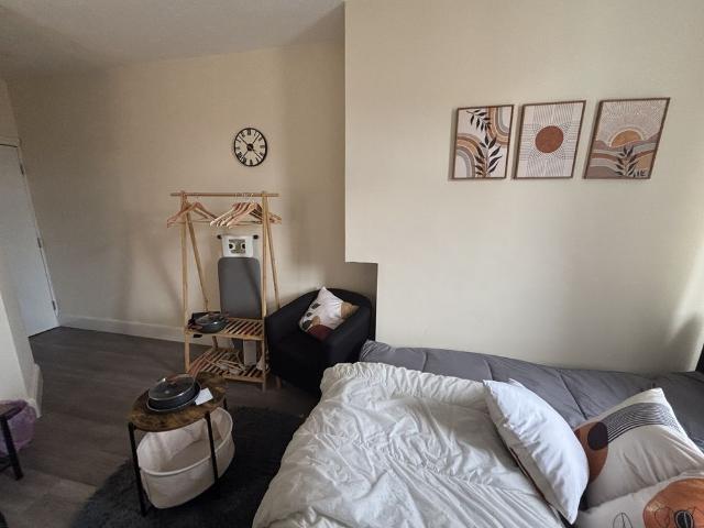 Room in a Shared House, Dunstable Road, LU4