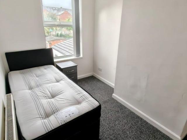 Room in a Shared House, Dunsink Road, B6