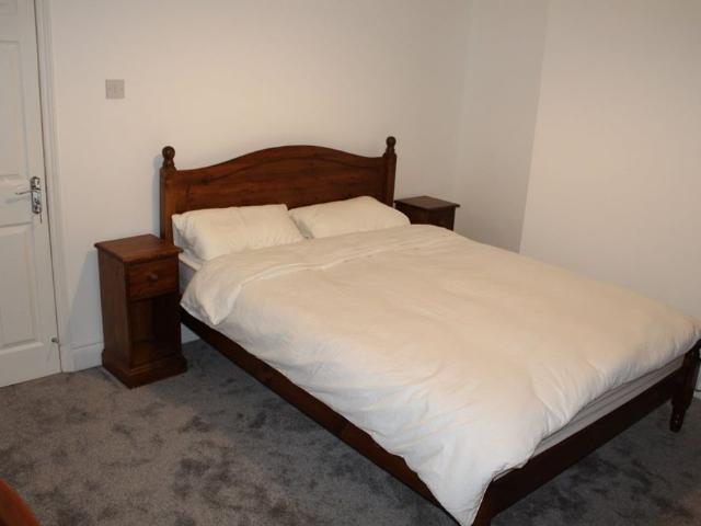 Room in a Shared House, Durham Road, E16