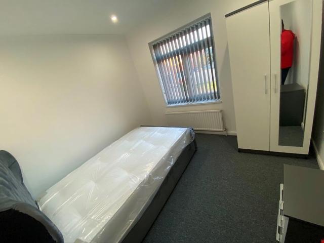 Room in a Shared House, Daley Close, B1