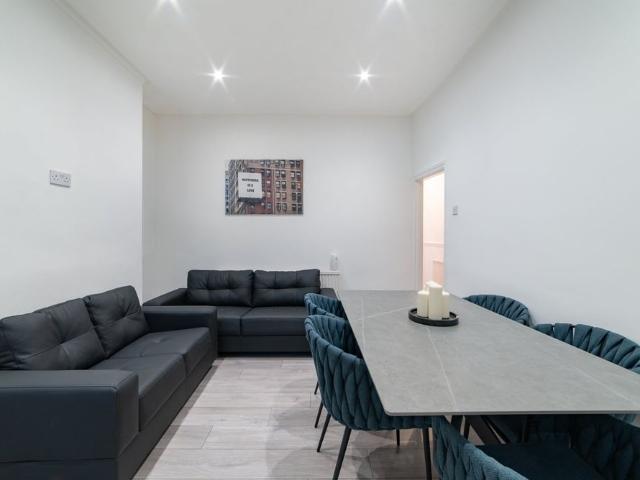 Room in a Shared House, Denebank Road, L4