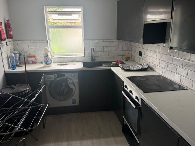 Room in a Shared House, Doggett Road, SE6