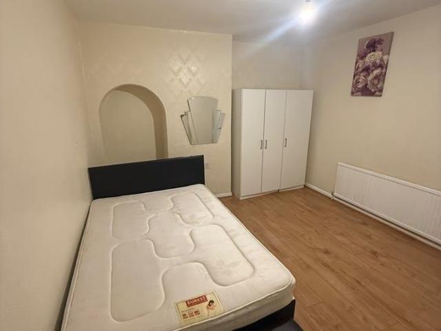Room in a Shared House, Downham Way, BR1