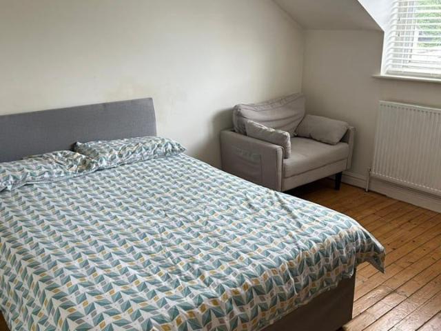Room in a Shared House, Dover Close, NW2