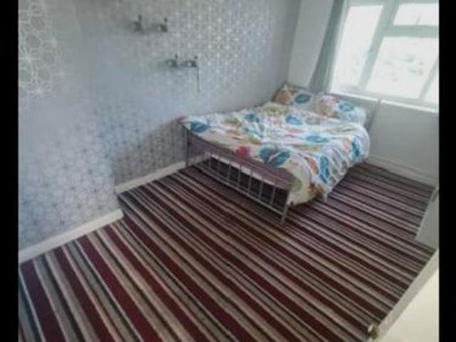 Room in a Shared House, Drews Lane, B8