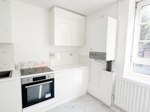 Room in a Shared House, Everard House, E1