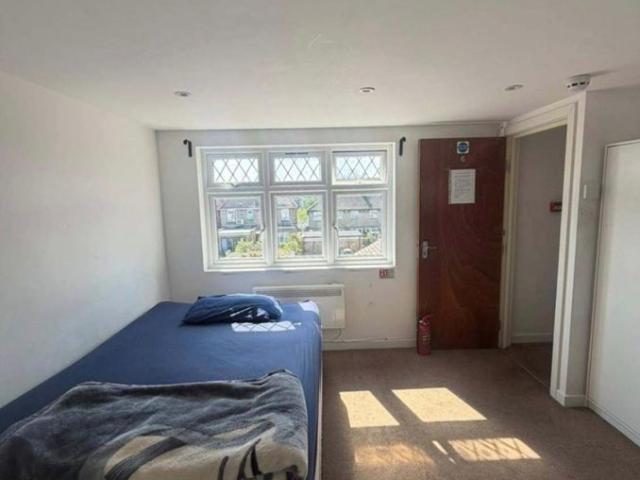 Room in a Shared House, Exhibition Way, HA9