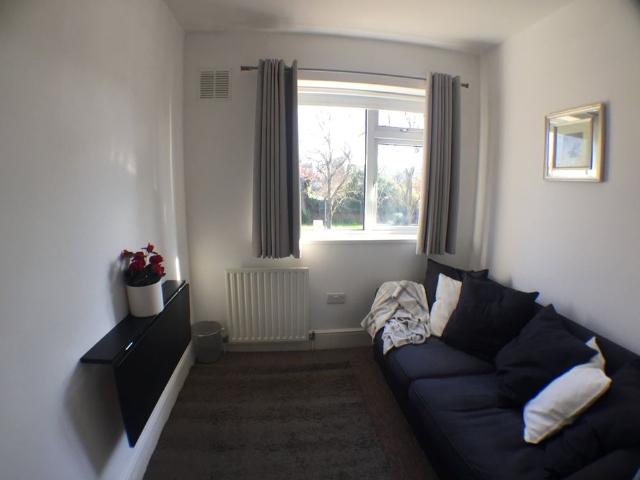 Room in a Shared House, East Ferry Road, E14