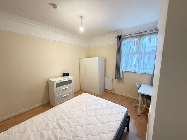 Room in a Shared House, East Park Road, LE5