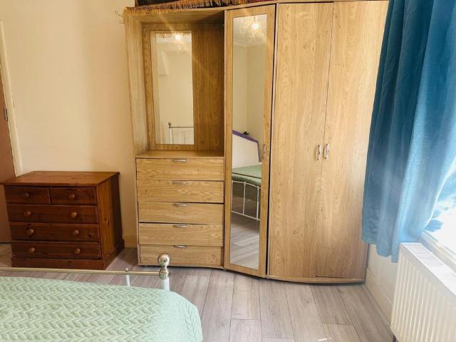 Room in a Shared House, Eastern Avenue, IG4