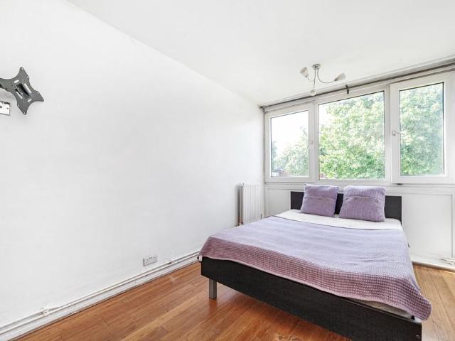 Room in a Shared House, Eastleigh Walk, SW15