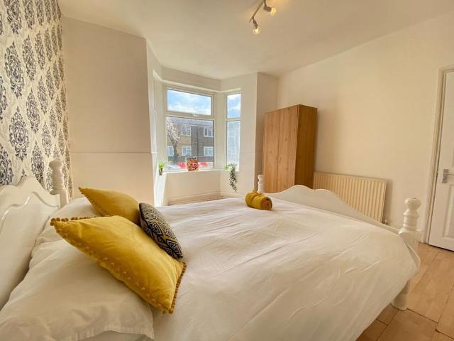 Room in a Shared House, Embleton Road, SE13