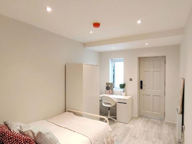 Room in a Shared House, Ernest St, E1