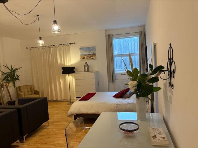 Room in a Shared House, Fieldgate Street, E1